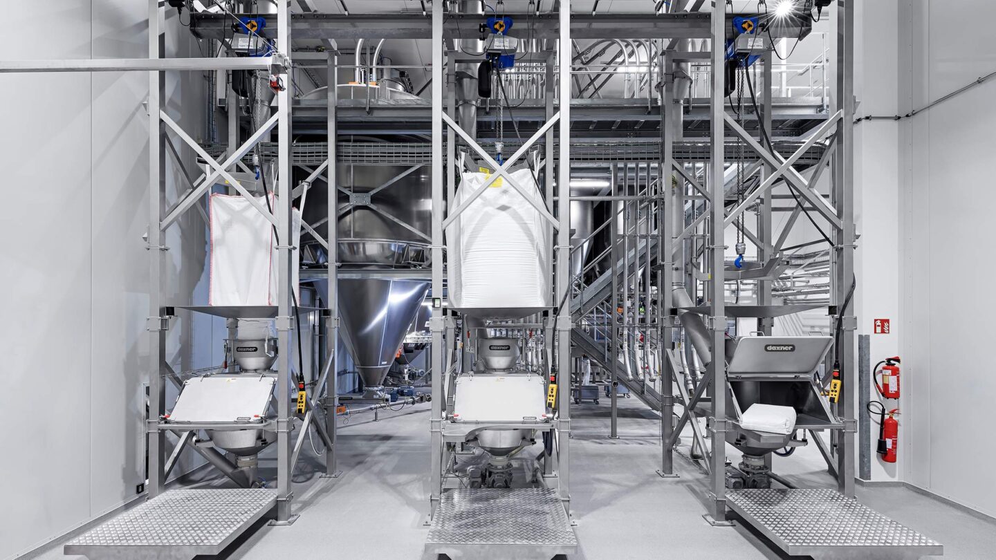 Big bag handling: filling and discharge systems - Daxner GmbH